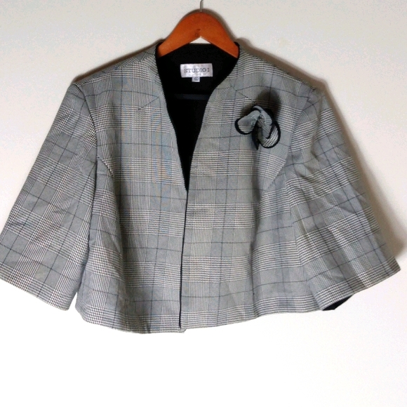 Studio I | Jackets & Coats | Studio I 28w Plaid Crop Bolero Crop Suit ...